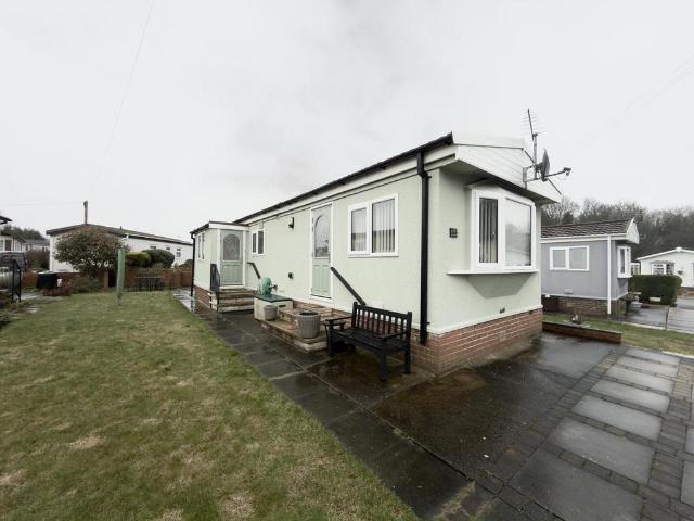 2 bedroom park home for sale