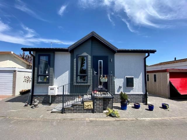 2 bedroom park home for sale
