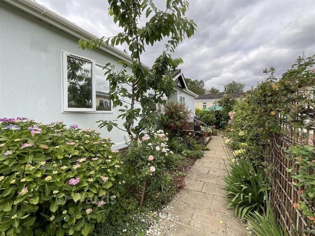 2 bedroom park home for sale