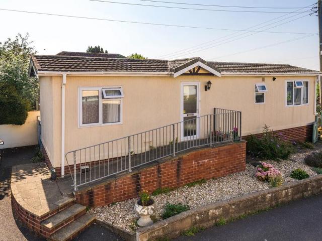 2 bedroom park home for sale