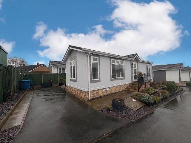 2 bedroom park home for sale