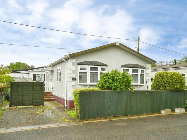 2 bedroom park home for sale