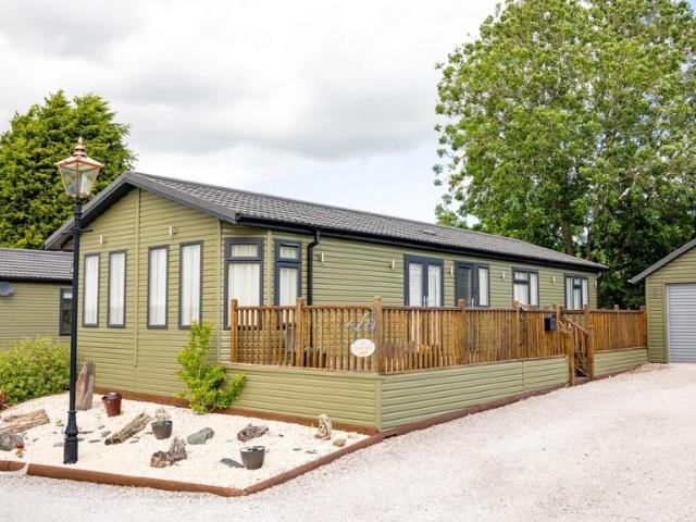 2 bedroom park home for sale