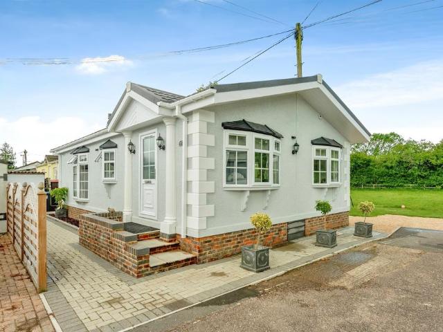 2 bedroom park home for sale
