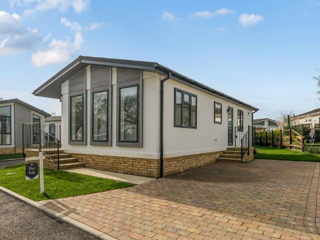 2 bedroom park home for sale