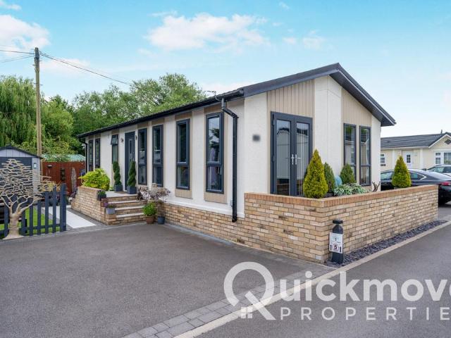 2 bedroom park home for sale