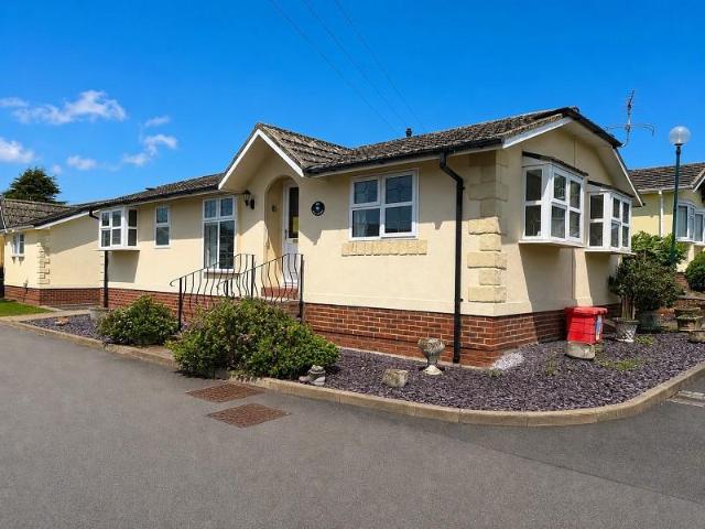 2 bedroom park home for sale