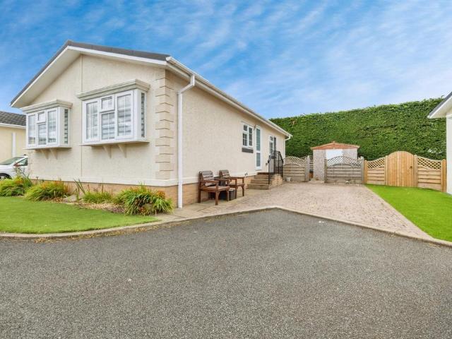 2 bedroom park home for sale