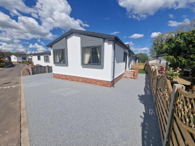 2 bedroom park home for sale