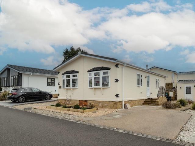 2 bedroom park home for sale