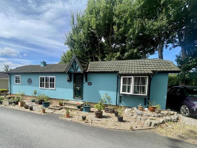 2 bedroom park home for sale