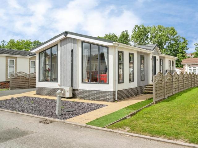 2 bedroom park home for sale