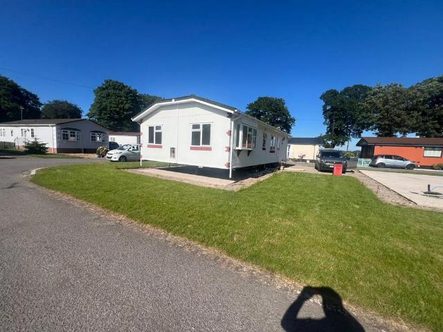 2 bedroom park home for sale