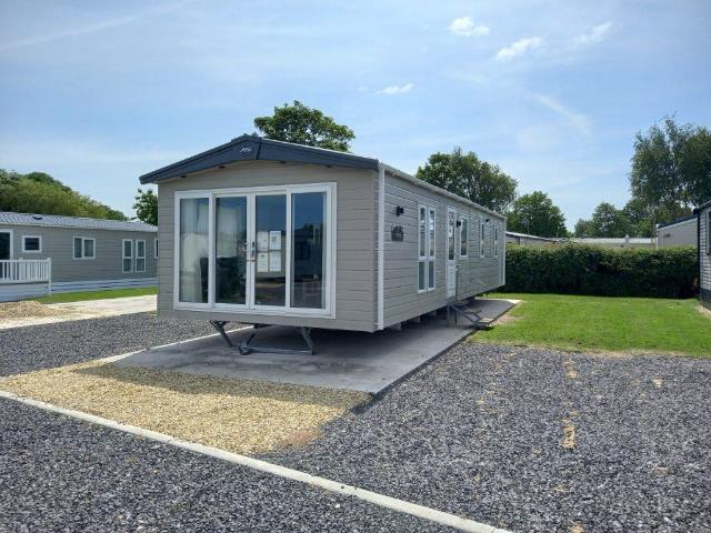 2 bedroom park home for sale