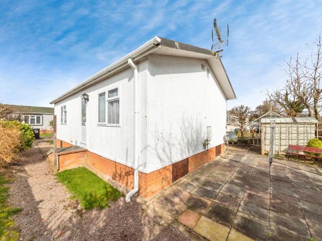 2 bedroom park home for sale
