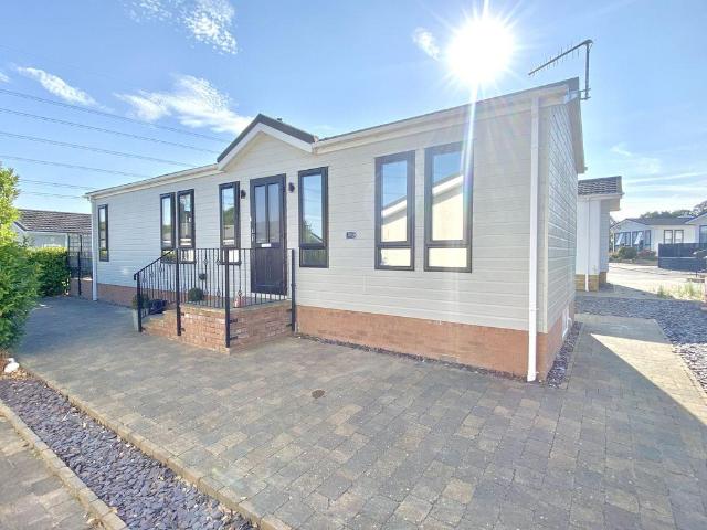 2 bedroom park home for sale