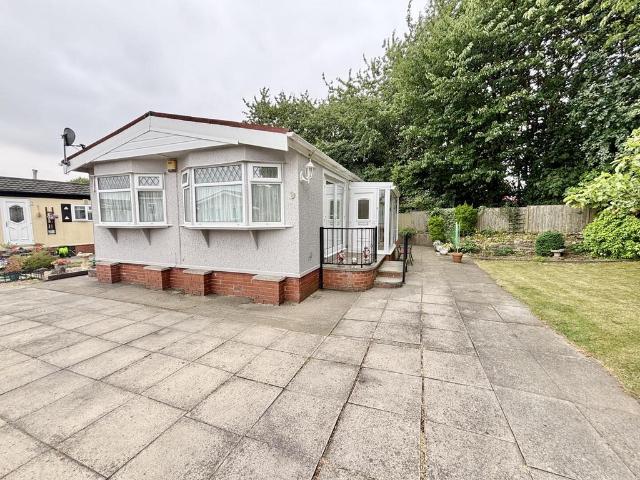 2 bedroom park home for sale