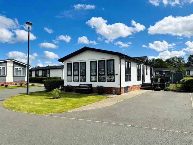 2 bedroom park home for sale