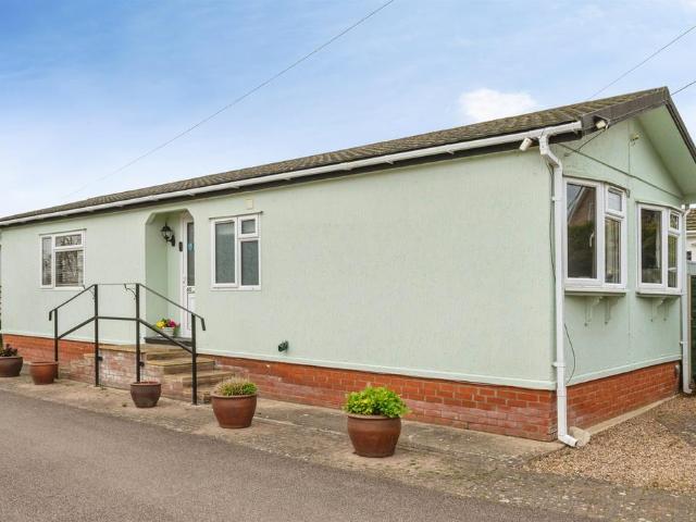 2 bedroom park home for sale