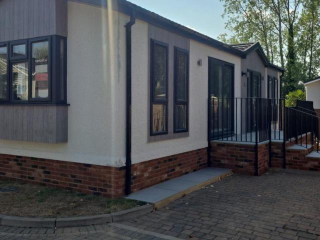 2 bedroom park home for sale