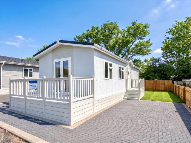 2 bedroom park home for sale