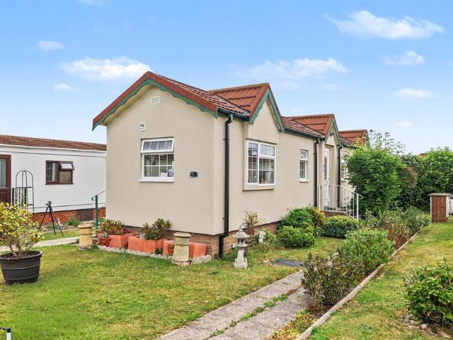 2 bedroom park home for sale