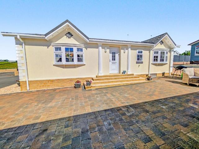 2 bedroom park home for sale