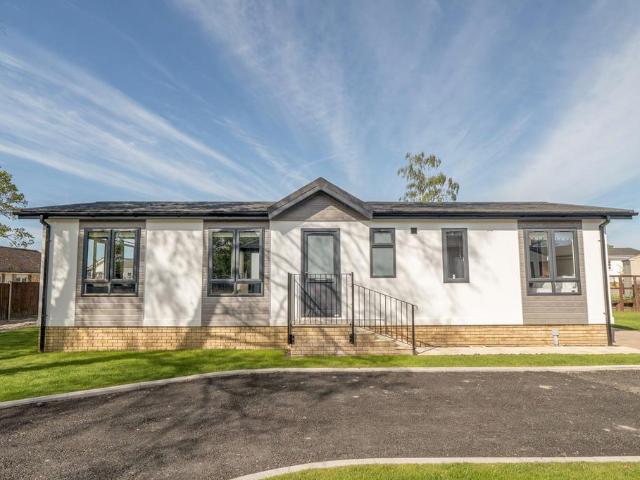 2 bedroom park home for sale