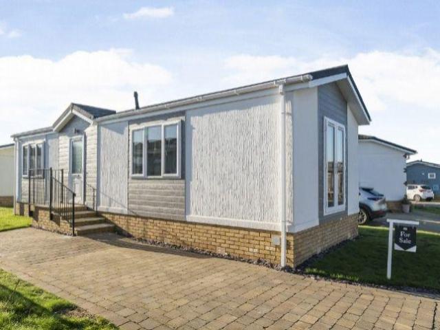 2 bedroom park home for sale