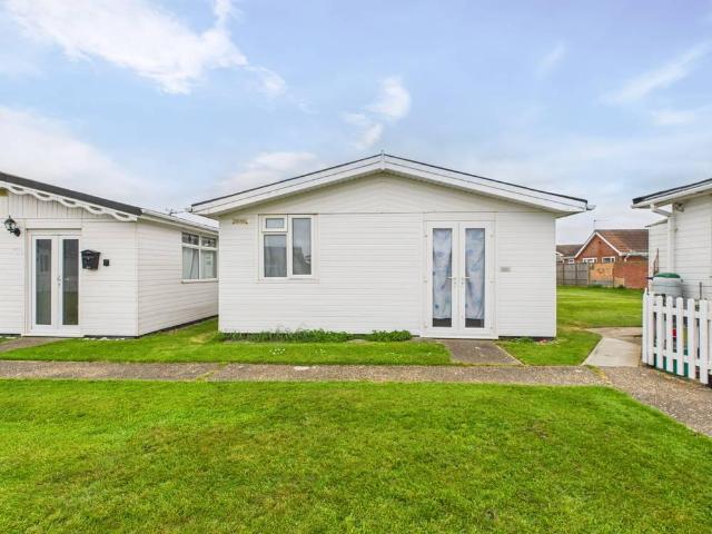 2 bedroom park home for sale
