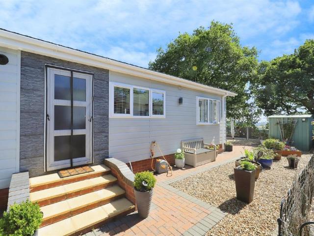 2 bedroom park home for sale