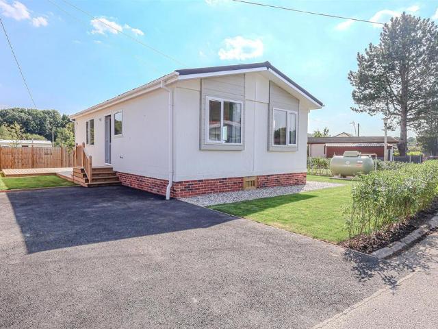 2 bedroom park home for sale