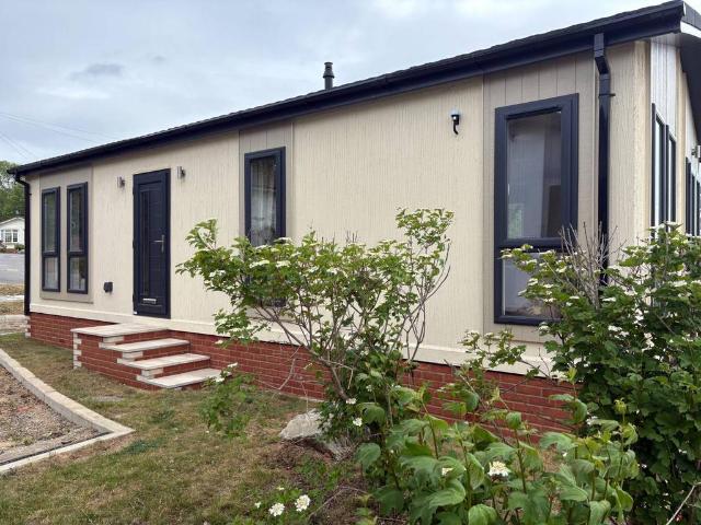 2 bedroom park home for sale