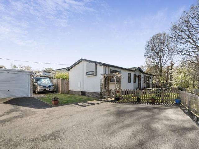 2 bedroom park home for sale