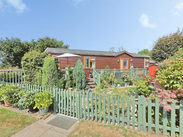 2 bedroom park home for sale