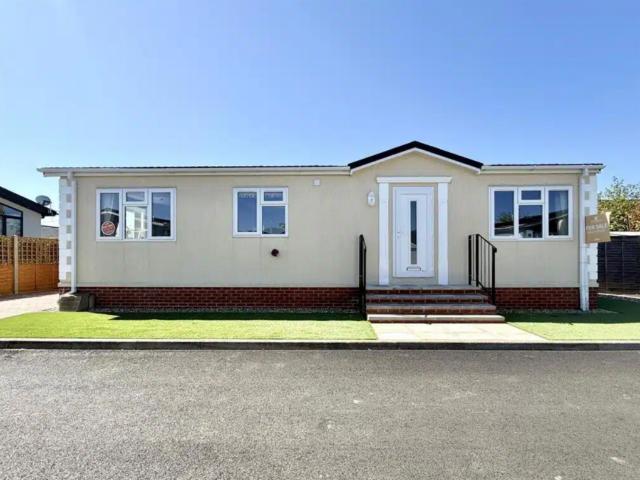2 bedroom park home for sale