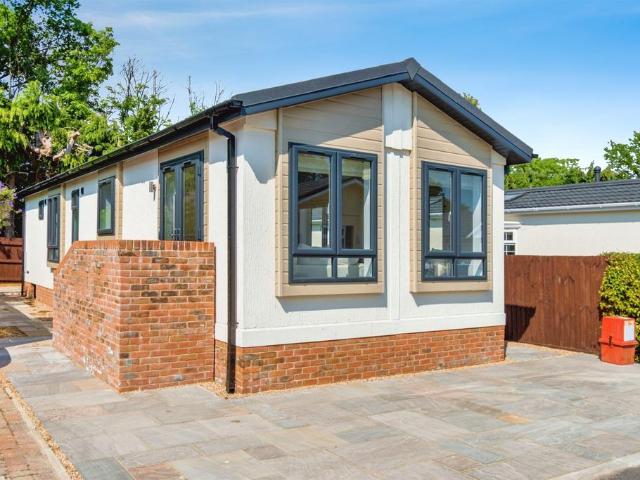 2 bedroom park home for sale