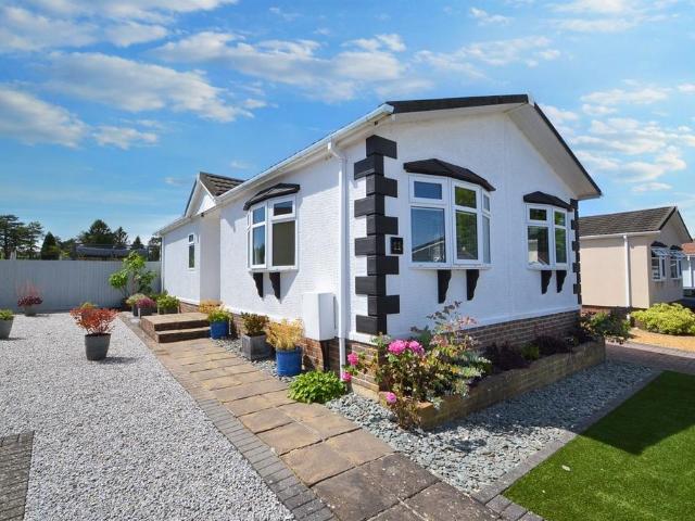 2 bedroom park home for sale