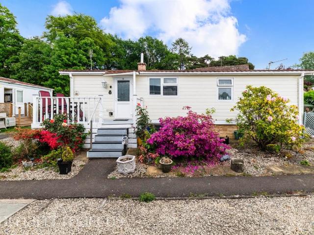 2 bedroom park home for sale
