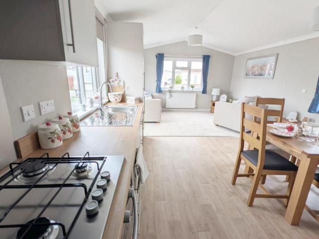 2 bedroom park home for sale