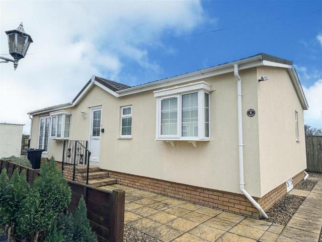 2 bedroom park home for sale