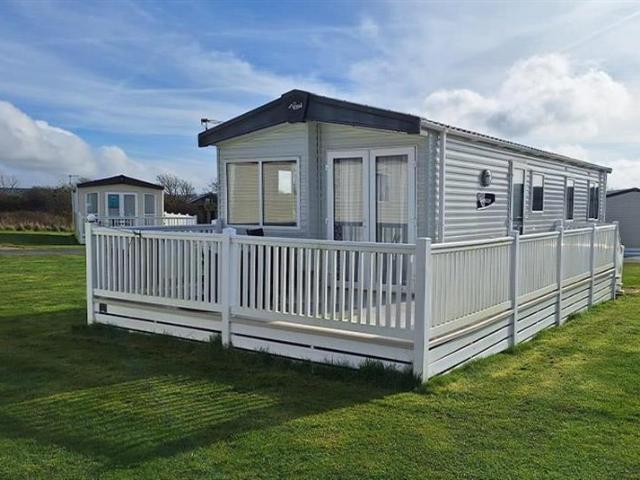 2 bedroom park home for sale