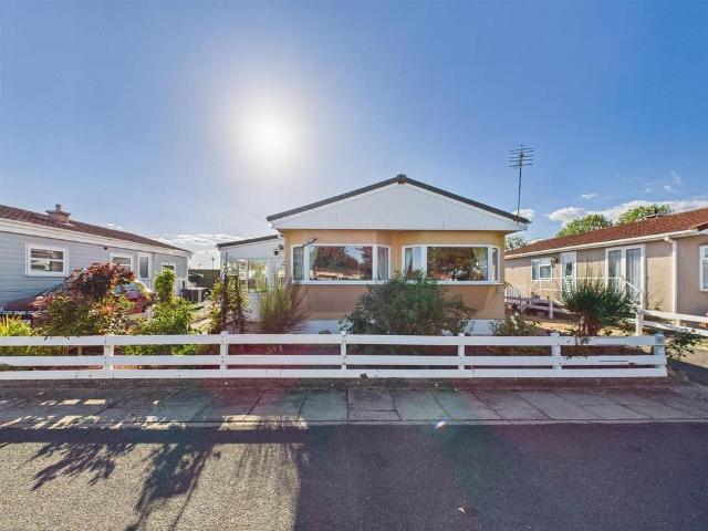 2 bedroom park home for sale
