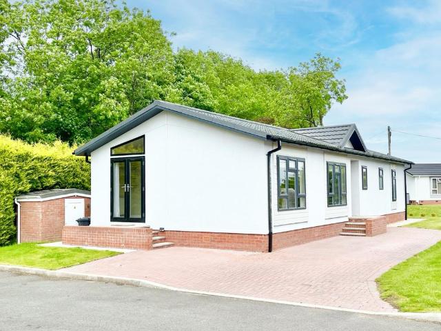 2 bedroom park home for sale