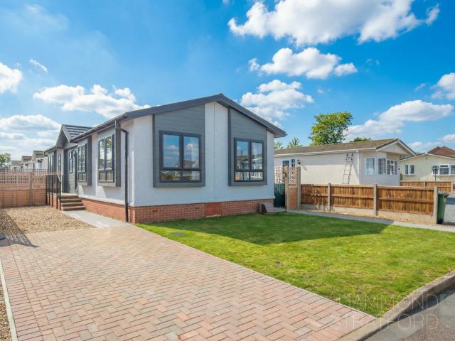 2 bedroom park home for sale