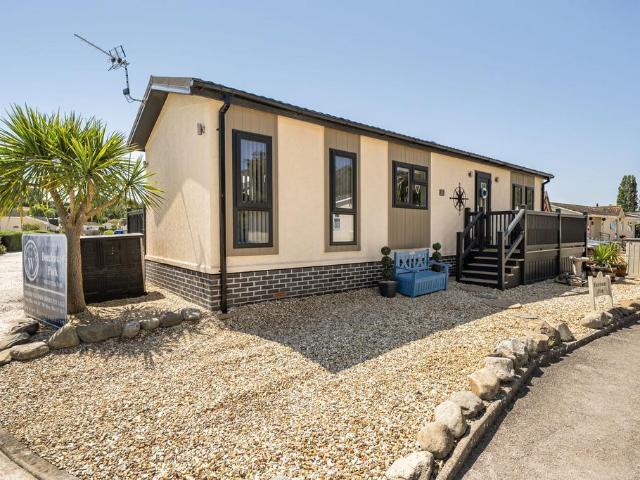 2 bedroom park home for sale