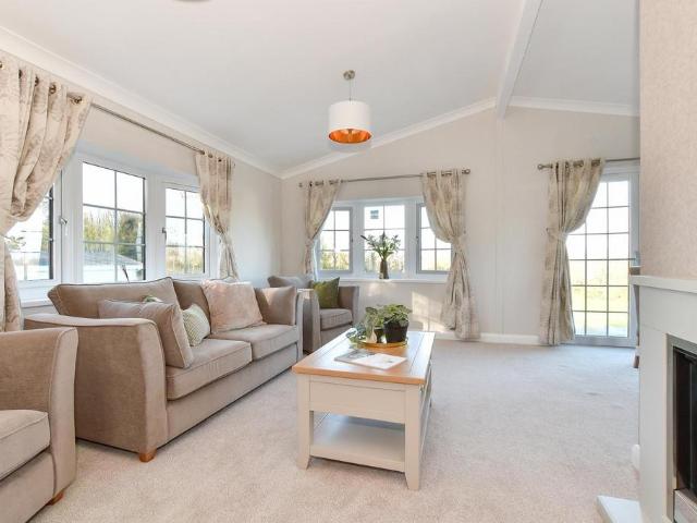 2 bedroom park home for sale