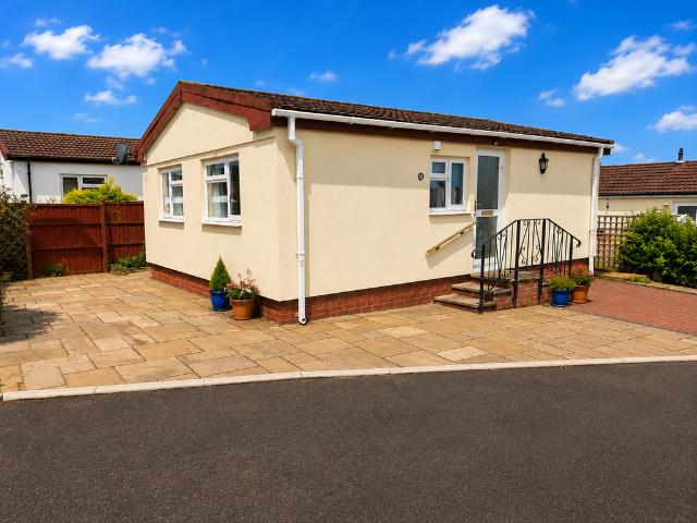 2 bedroom park home for sale