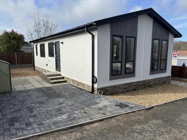 2 bedroom park home for sale