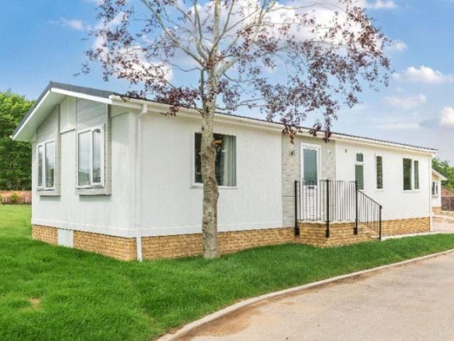 2 bedroom park home for sale
